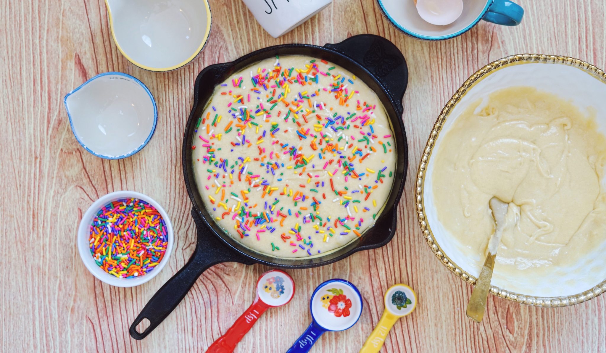Funfetti Skillet Cookie - Mixin Mamas