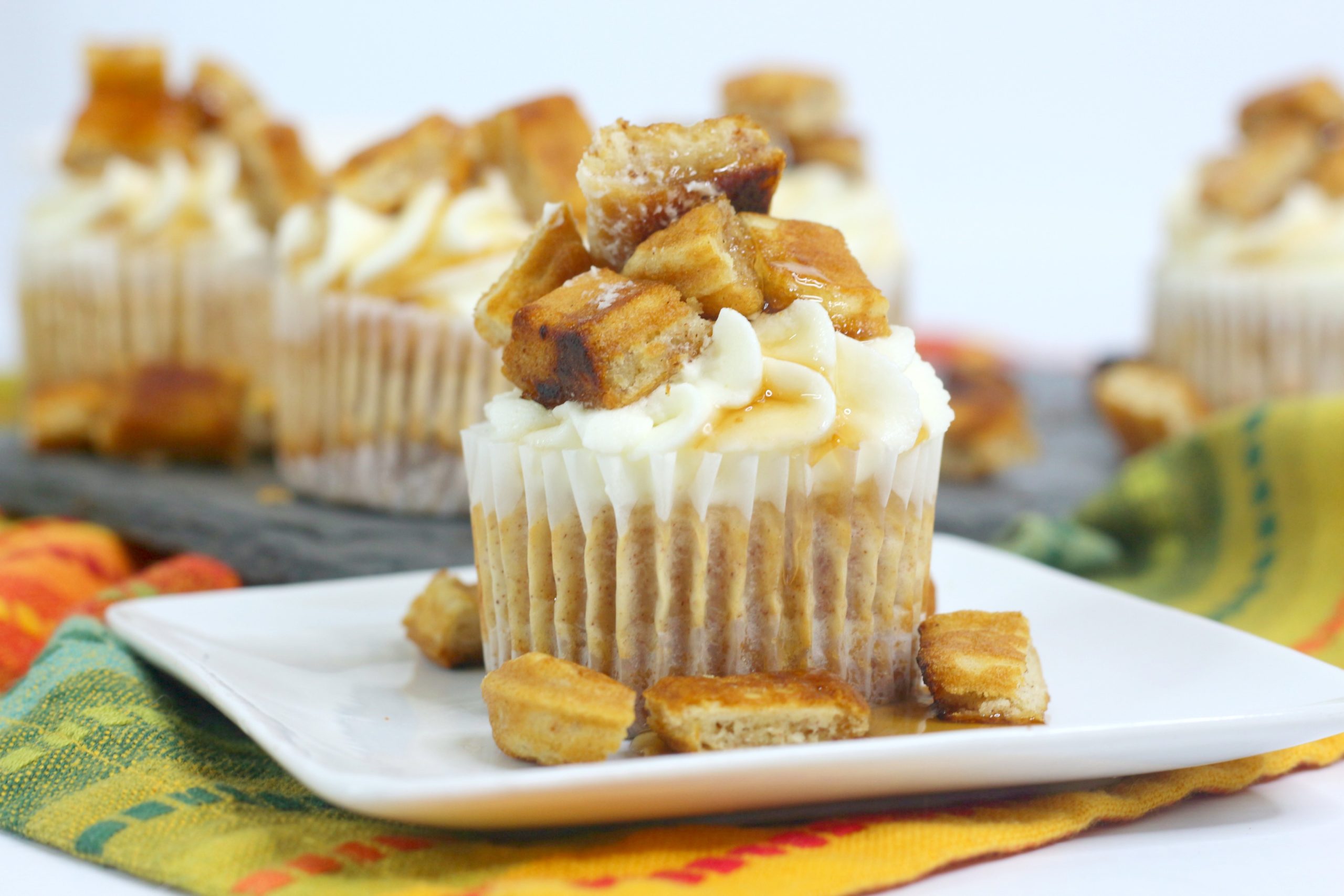 French Toast Mini Cheesecake - Mixin Mamas
