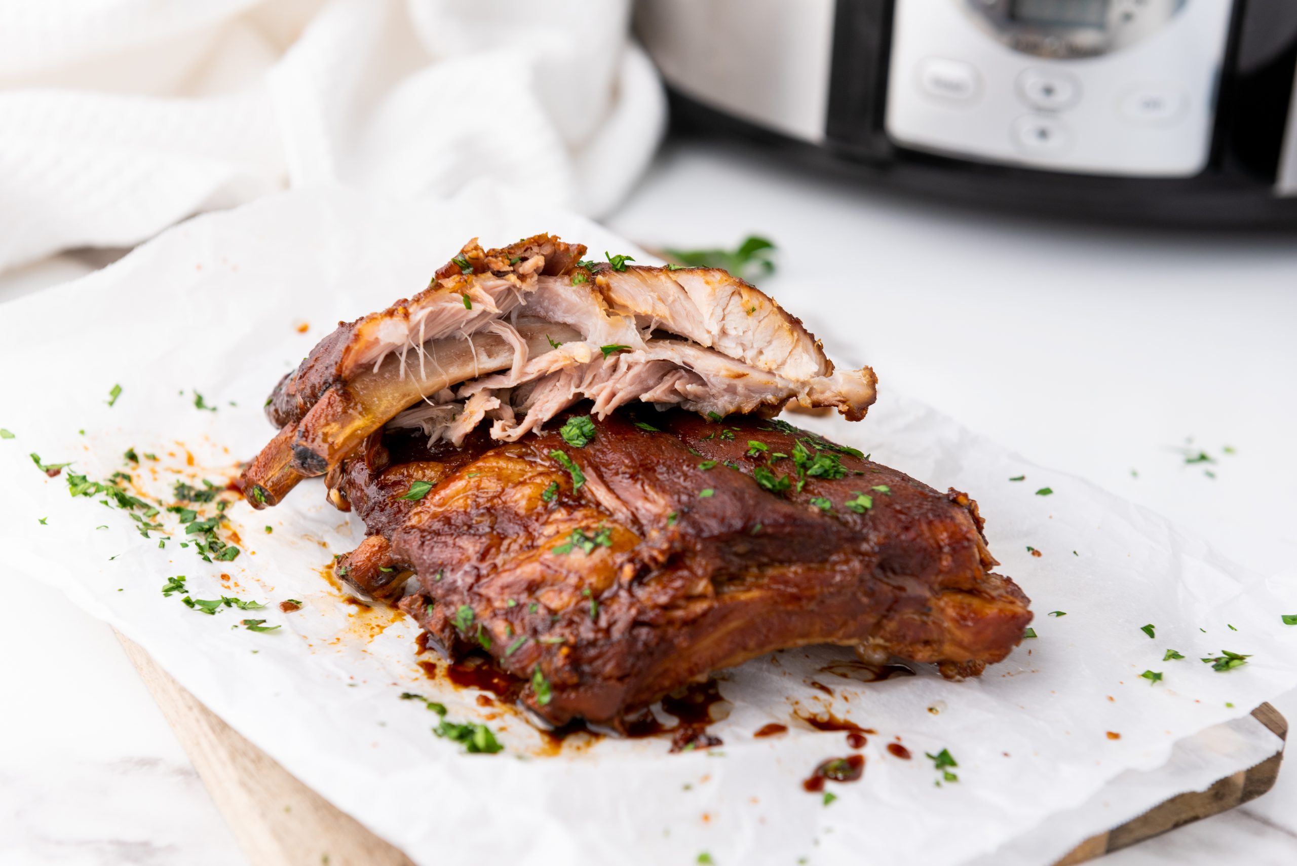 Slow Cooker Honey Garlic Baby Back Ribs - Mixin Mamas