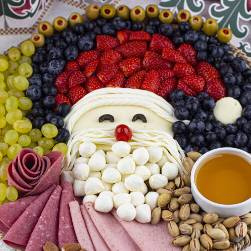 Santa Charcuterie Board - Mixin Mamas
