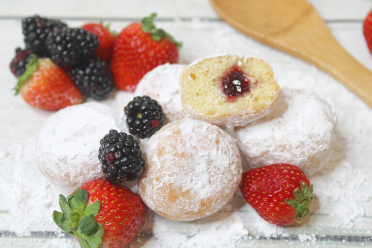 Berry Filled Beignets - Mixin Mamas